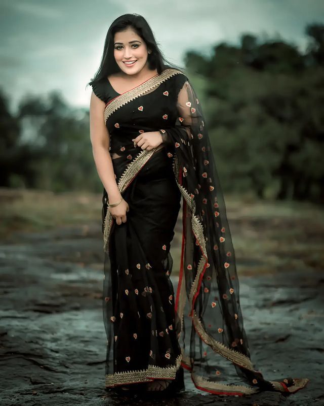 സ്റ്റൈലൻ ലുക്കിൽ അനു മോൾ, സാരി ചിത്രം വൈറലാവുന്നു, കാണൂ | Star Magic ...