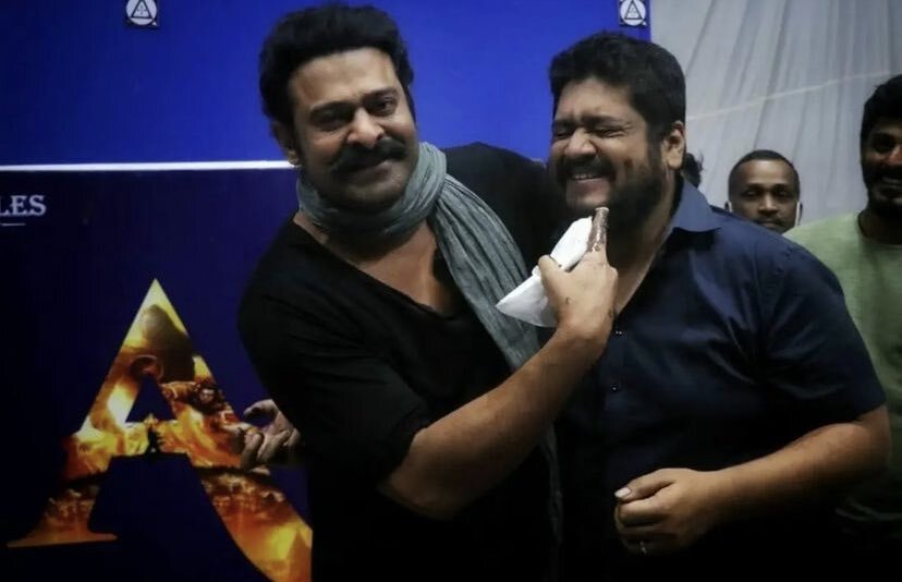 Have You Seen These BTS Pictures Of Adipurush Featuring Prabhas ...