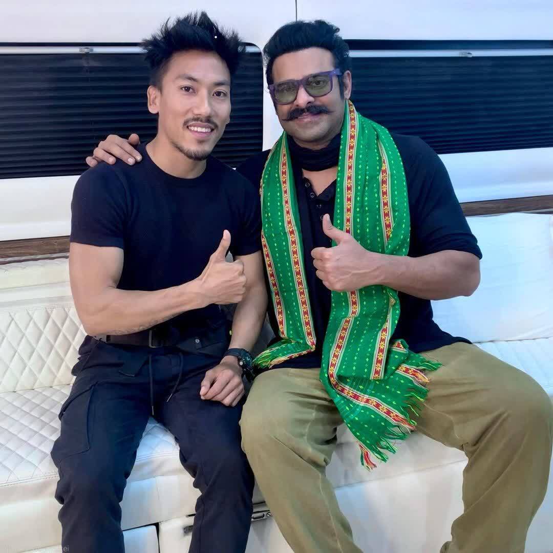 Have You Seen These BTS Pictures Of Adipurush Featuring Prabhas ...