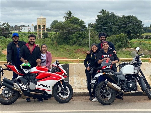 Manoranjan Ravichandran (Manu) Rare Unseen And Family Photos - Filmibeat