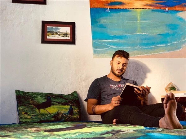 Manoranjan Ravichandran (Manu) Rare Unseen And Family Photos - Filmibeat