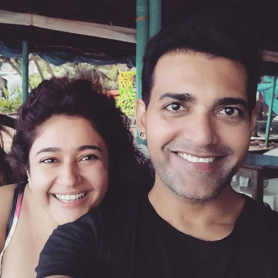 Poonam Bajwa And His Boy Friend Suneel Reddy Personal Photos Goes Viral ...