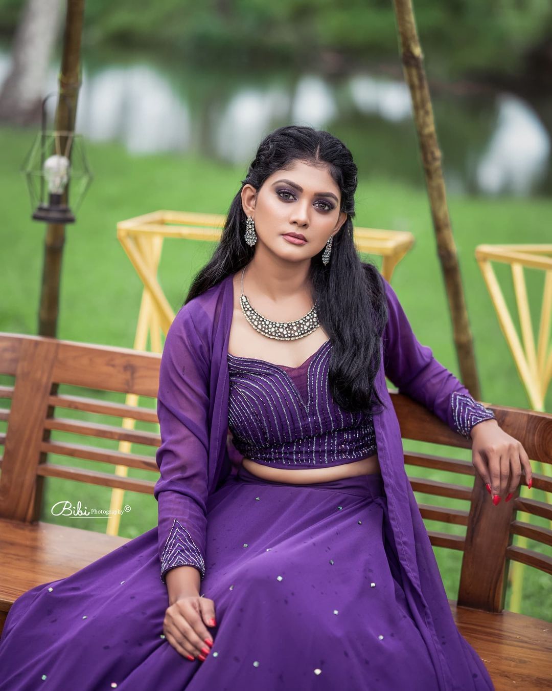 വയലറ്റിൽ അതിസുന്ദരിയായി വന്ദുജ വിക്രമൻ , സ്റ്റൈലൻ ചിത്രങ്ങൾ വൈറലാവുന്നു | Serial Actress ...