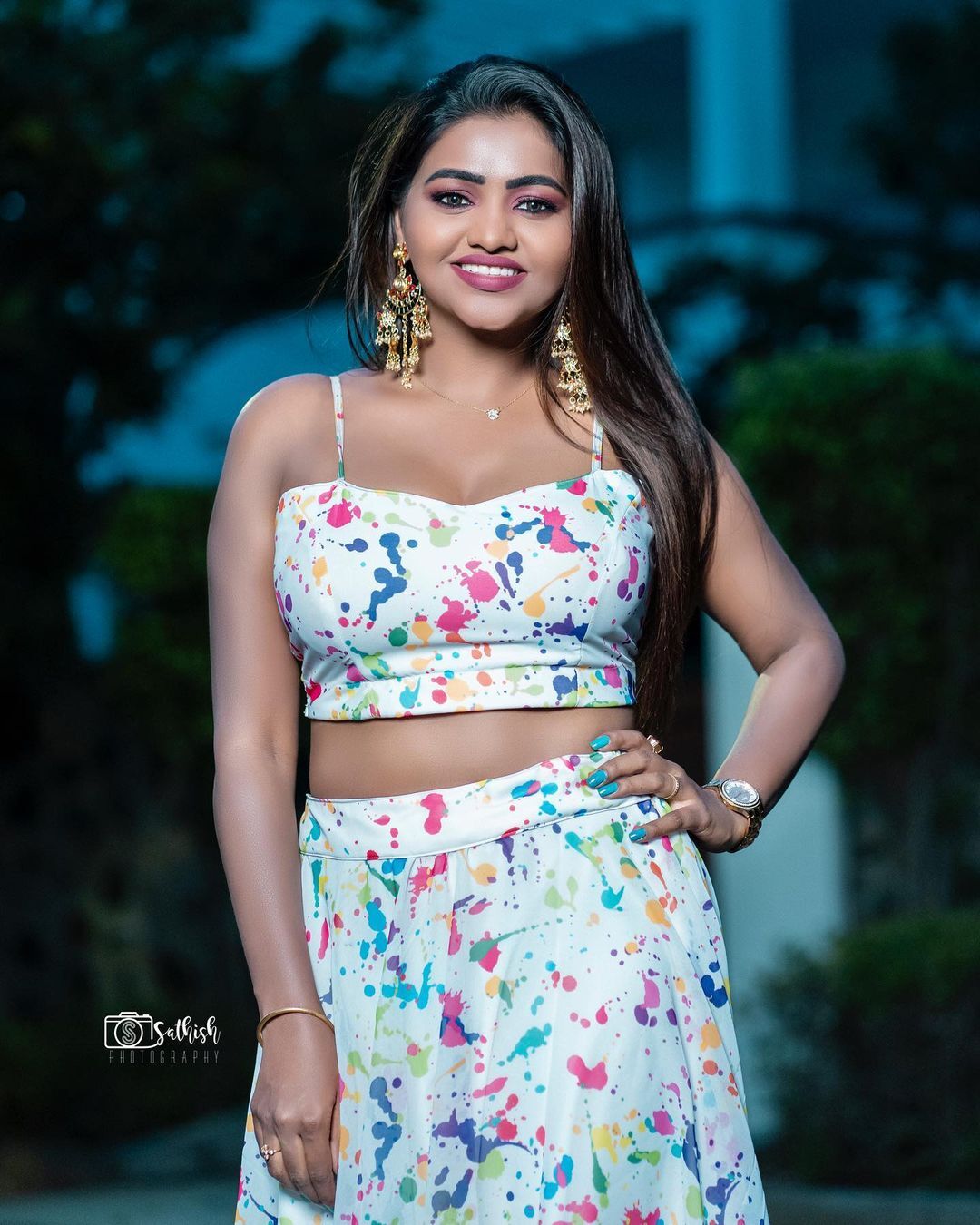 சேலையில் சும்மா கலக்கும் ஷாலு ஷம்மு.. சொக்கிப் போன ரசிகர்கள்! | Shalu ...