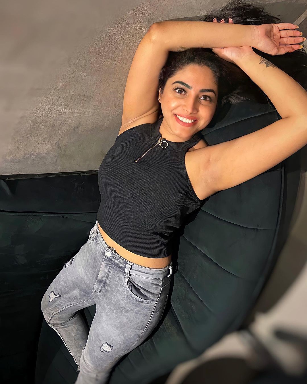 കറുപ്പണിഞ്ഞ് അമേയ മാത്യു; സദാചാരവാദികള്‍ ഉടനെ എത്തുമെന്ന് ആരാധകര് ...