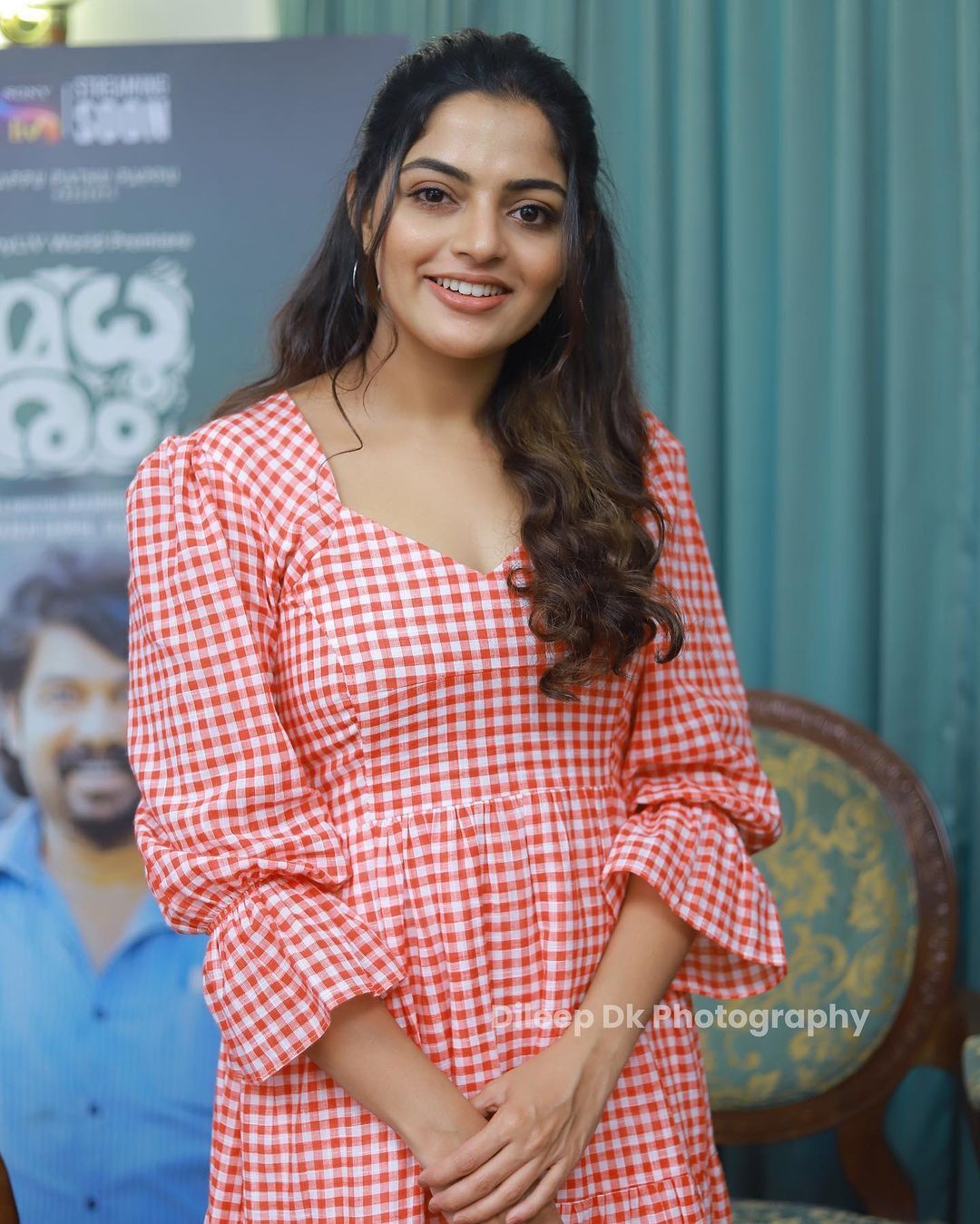 സിംപിളായി നിഖില വിമൽ, നടിയുടെ മനോഹരമായ ചിത്രങ്ങൾ കാണാം | Madhuram Movie ...