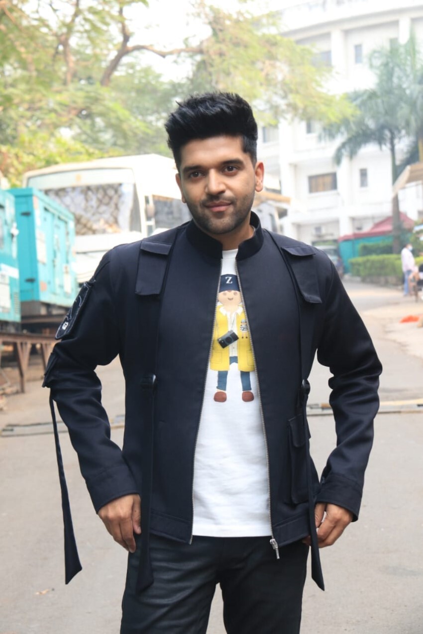 Nora Fatehi, Malaika Arora and Guru Randhawa at India's Best Dancer set ...