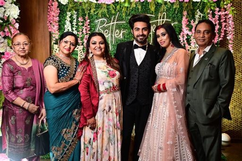 Paras Madaan And Soumita Das’ Wedding And Reception Pictures Are Just ...