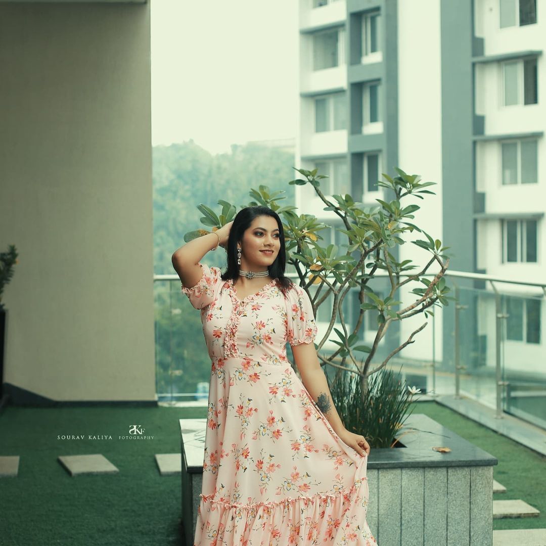 കുടുംബവിളക്കിലെ വില്ലത്തി ഡോക്ടർ ഇന്ദ്രജയ്ക്ക് ഇങ്ങനെ ഒരു മുഖം ഉണ്ടോ ...