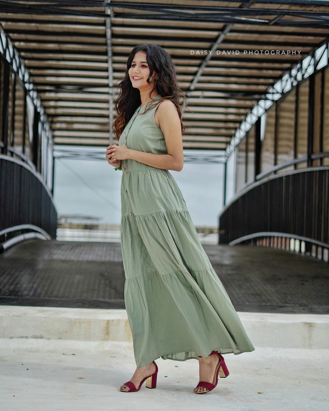 അതിമനോഹരിയായി ഉപ്പും മുളകും താരം, ജൂഹി റുസ്തഗിയുടെ പുത്തൻ ഫോട്ടോസ് ...