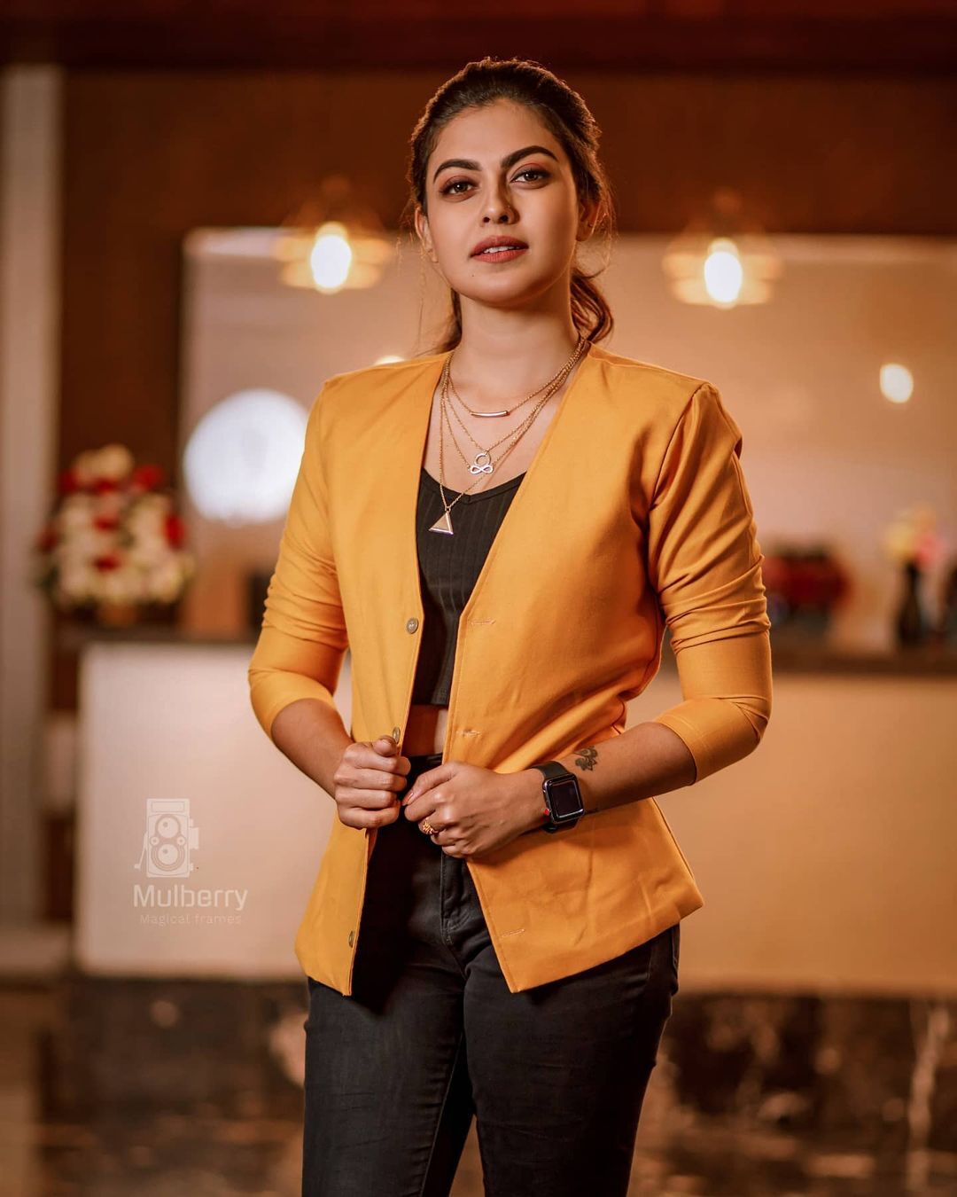 സാരിയിൽ മാസ് ലുക്കിൽ അനുശ്രീ; പുത്തൻ ചിത്രങ്ങളിതാ | Actress Anusree New ...