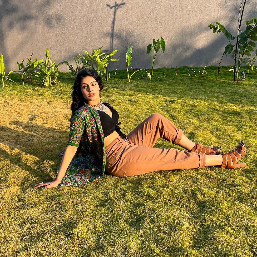 ഗ്ലാമറസ് ലുക്കില്‍ ഷാനു സുരേഷ്; കറുപ്പ് അണിഞ്ഞെത്തി താരം | Actress ...