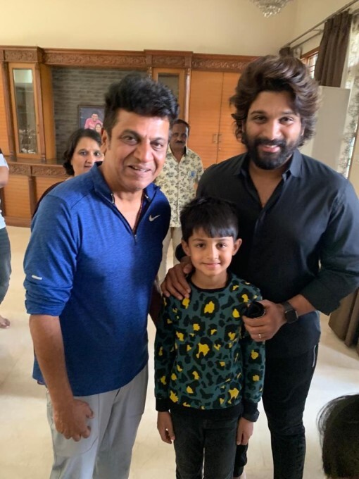 ಚಿತ್ರಗಳು: ಅಗಲಿದ ಗೆಳೆಯ ಪುನೀತ್‌ಗಾಗಿ ಬೆಂಗಳೂರಿಗೆ ಬಂದ ಅಲ್ಲು ಅರ್ಜುನ್ | Allu ...