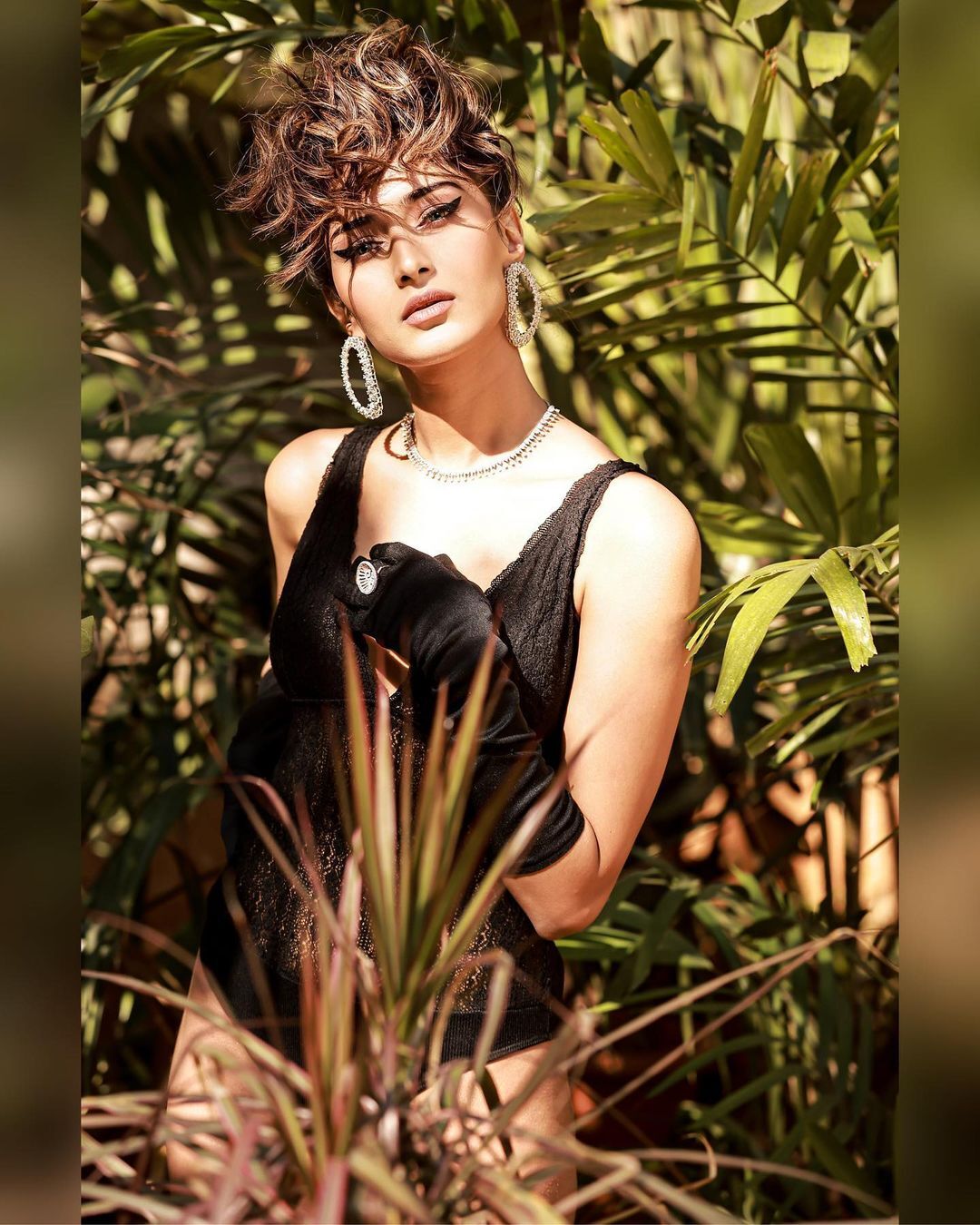 Erica Fernandes Goes BOLD In her Latest Photoshoot; Looks Ultra-Glam In ...