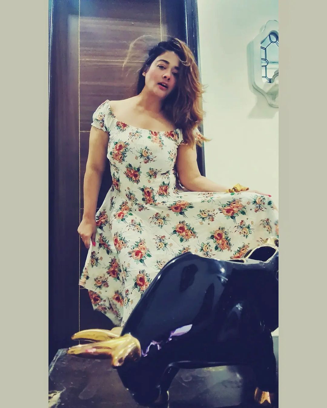 ഗ്ലാമറസ് ഫോട്ടോ ഷൂട്ടുമായി കിരണ്‍ റാത്തോര്‍, ചിത്രങ്ങള്‍ കാണാം ...