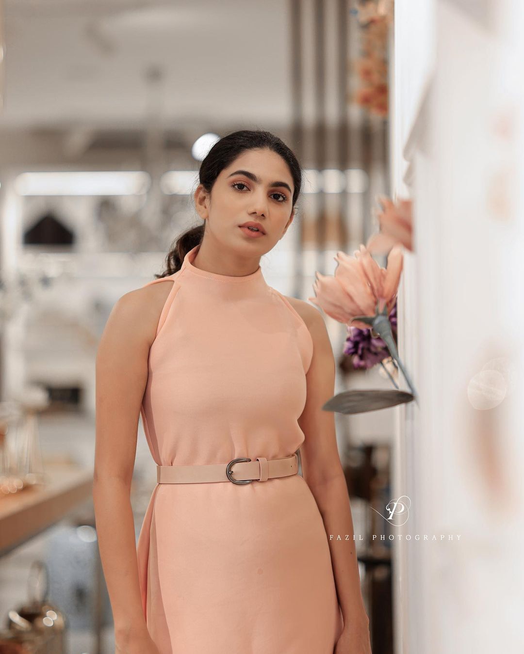 സിമ്പിള്‍ ലുക്കില്‍ കരിക്ക് താരം, ചിത്രങ്ങൾ വൈറല്‍ ആവുന്നു | Home Movie ...