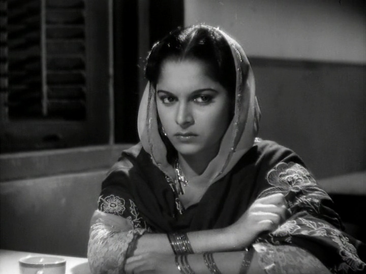 Waheeda Rehman To Kareena Kapoor Khan: Bollywood Actresses Who Played ...