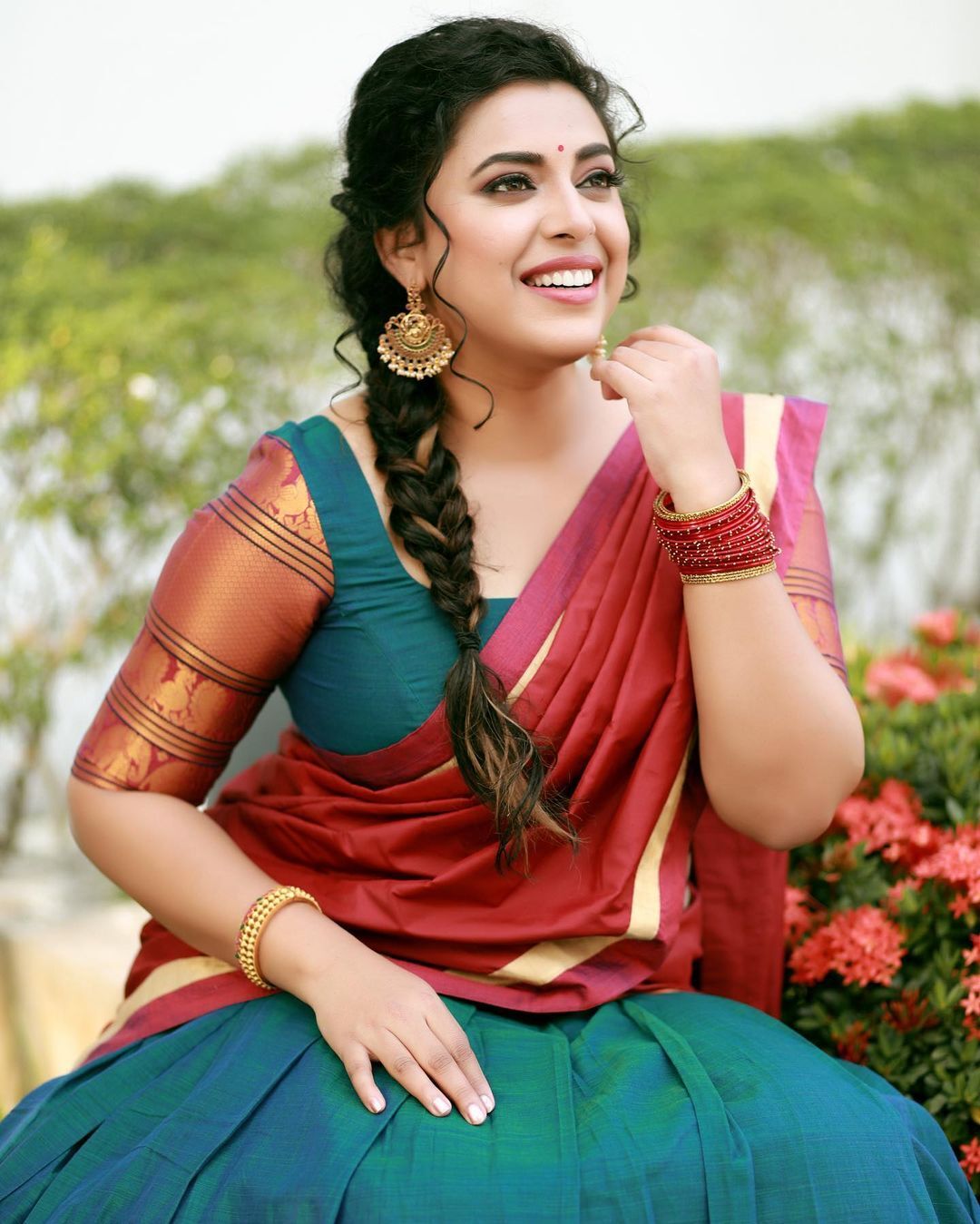 സാരിയില്‍ വേറിട്ട ലുക്കില്‍ ജുവല്‍ മേരി, ചിത്രങ്ങള്‍ നോക്കൂ | Actress ...