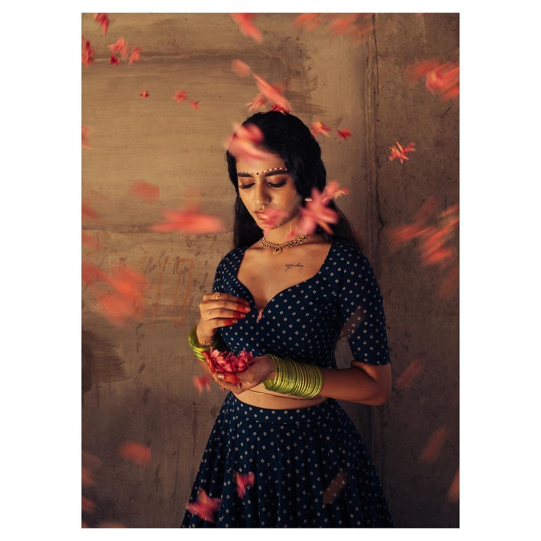 മനോഹരിയായി വൈറൽ താരം, പ്രിയ പ്രകാശ് വാര്യരുടെ പുതിയ ചിത്രങ്ങളിതാ ...