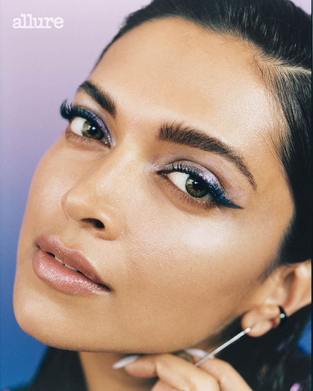 குளோபல் பியூட்டி.. சர்வதேச மேகஸின் அட்டைப் படத்தில் செம ஹாட்டாக ...