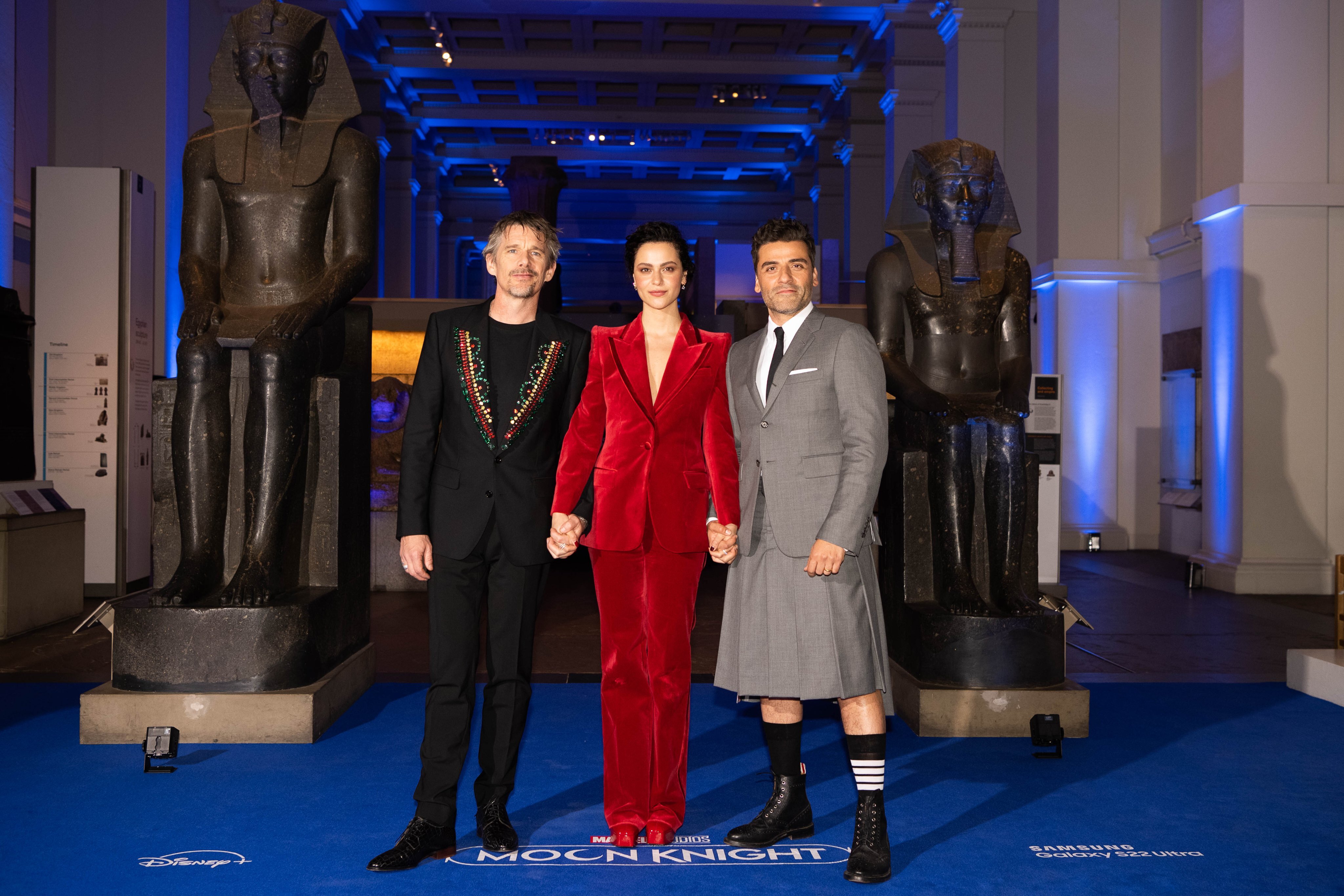 Fans Are Loving Oscar Issac's Look At London MoonKnight Premiere: Here ...