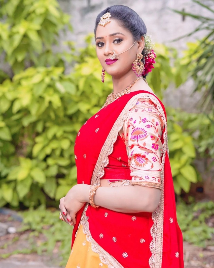 ಟ್ರೆಡಿಷನಲ್ ಡ್ರೆಸ್‌ನಲ್ಲಿ ಮಿಂಚಿದ ನಟಿ ಕೀರ್ತಿ ಕೇಶವ್ ಭಟ್ | Karthika Deepam ...