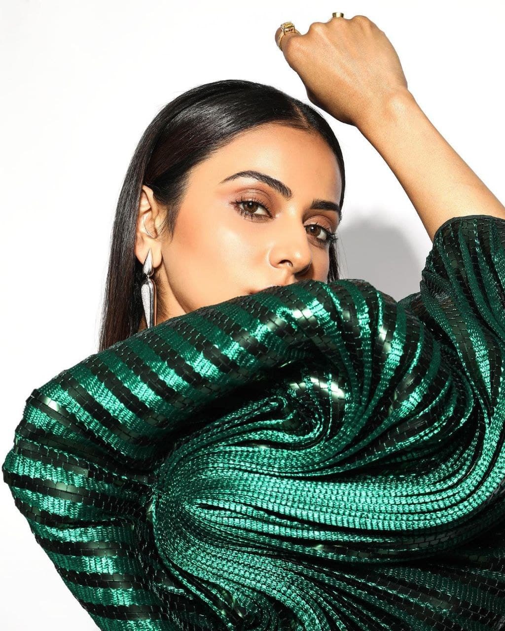 Rakul Preet Singh: రోజురోజుకు హాట్ ఫొటోస్ లో డోస్ పెంచుతున్న రకుల్ ...