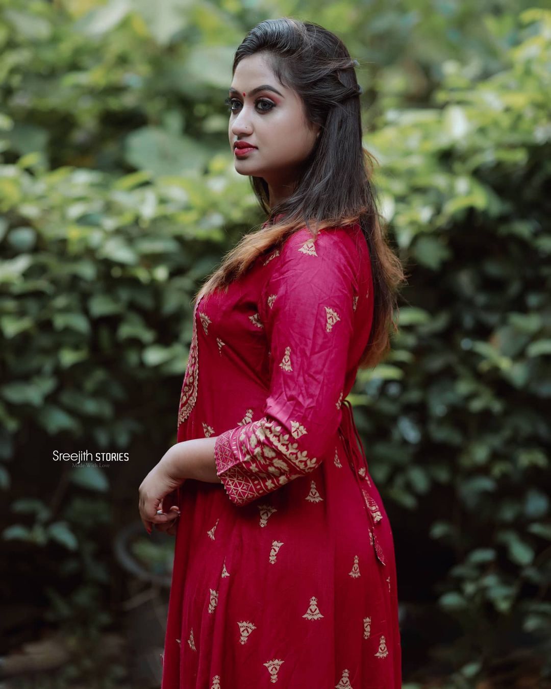 സിംപിൾ സ്റ്റൈലിൽ സ്വാതി നിത്യാനന്ദ്, സീരിയൽ നടിയുടെ വേറിട്ട ...
