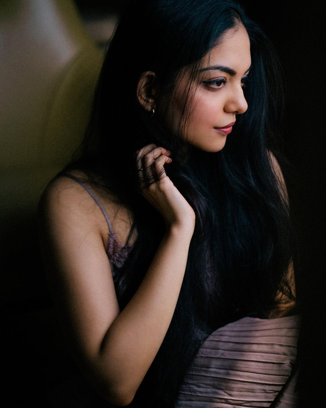 സെക്സി ലുക്കില് അഹാന നോക്കി കൊല്ലുമോ എന്ന് ആരാധകര് Actress Ahaana