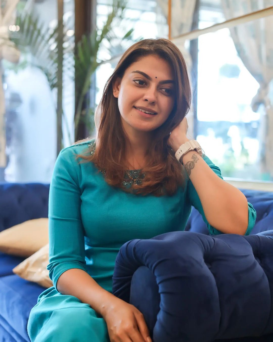 ചുവപ്പണിഞ്ഞ് അനശ്രീ; പുത്തന്‍ ചിത്രങ്ങളിതാ | Actress Anusree Glamorous ...