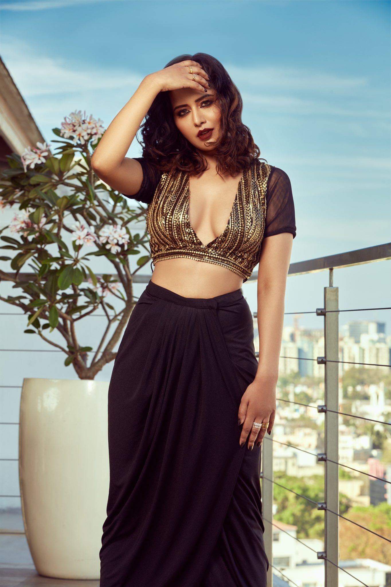 கண்கள் கூசும் அழகில் ரைசா.. இப்படி ஒரு கவர்ச்சி போஸ்ஸா? | Actress Raiza Wilson Photos ...