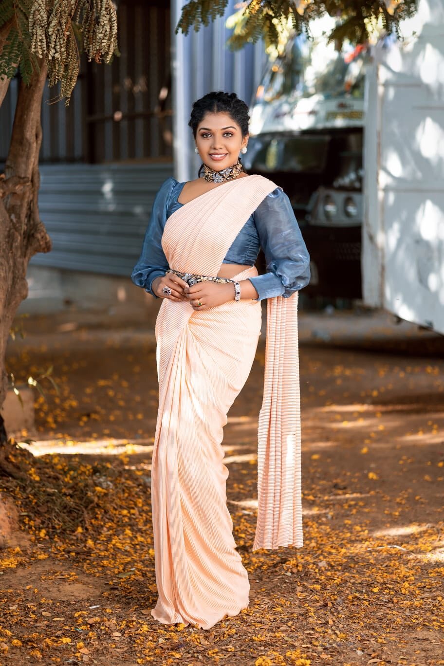 இது என்ன புது மாடல் ஜாக்கெட்டா?... கலக்குறீங்க ரித்விகா! | Actress ...