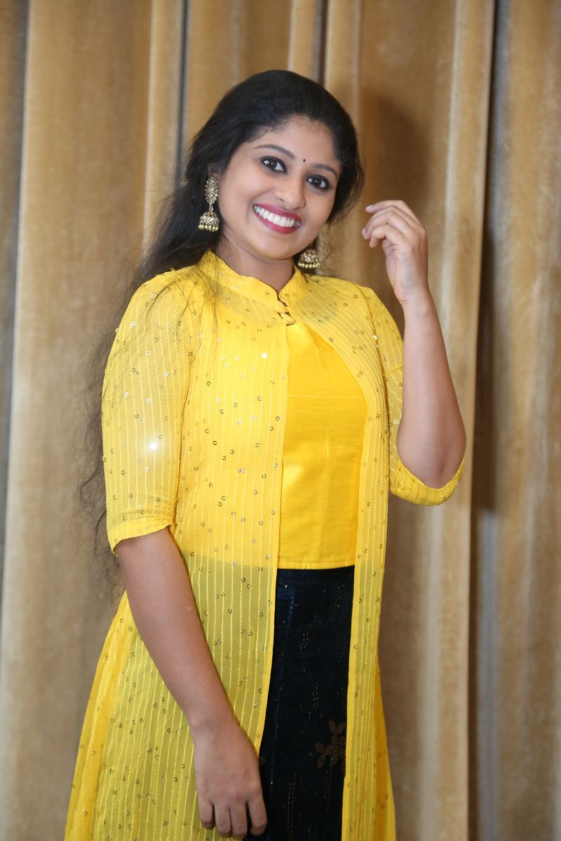 Aparna Devi Photos: Find Latest HD Images, Pictures, Stills & Pics ...