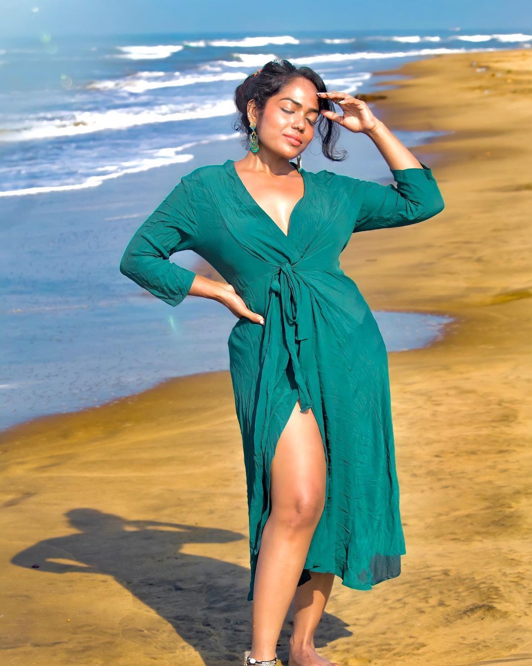 ഗ്ലാമറസ് ലുക്കില്‍ ബിഗ് ബോസ് താരം നിമിഷ, ഫോട്ടോഷൂട്ട് കാണാം | Bigg Boss ...