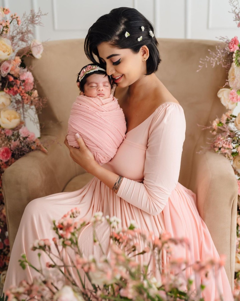 Disha Madan Baby Avira Naming Ceremony Photoshoot - Filmibeat