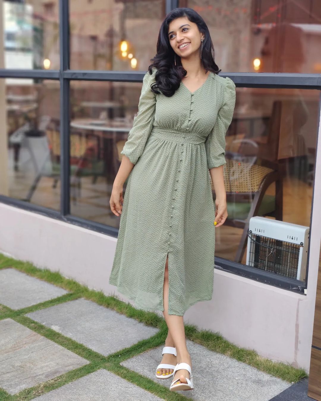 அம்மாவான பிறகும் ‘எருமை சாணி’ ஹரிஜா எவ்ளோ ஹாட்டா இருக்காரு பாருங்க ...