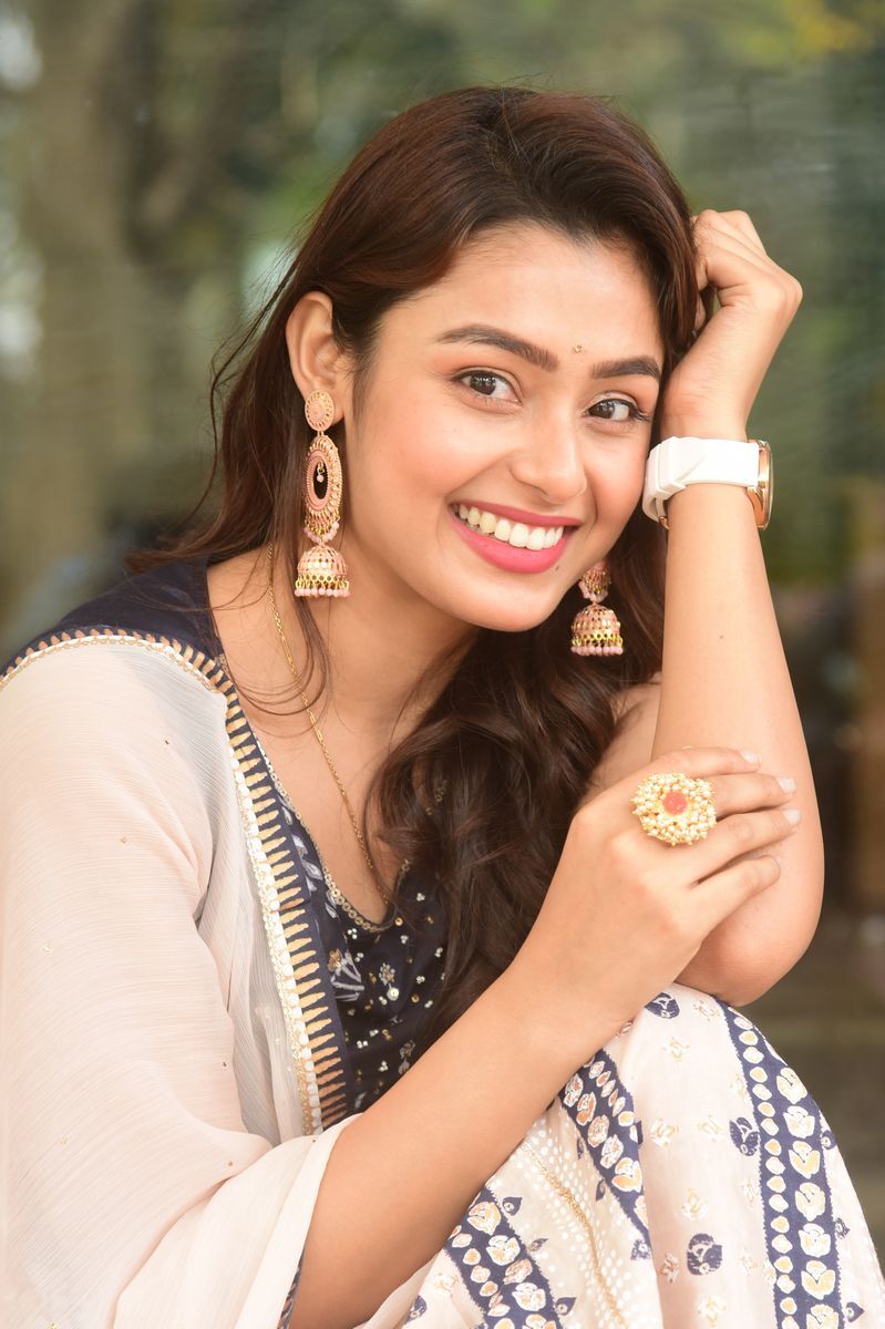 20+ Moksha Photos: Find Latest HD Images, Pictures, Stills & Pics ...