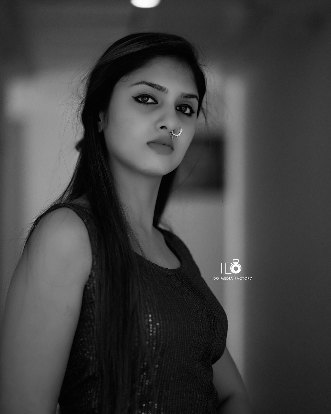 ക്യൂട്ട് ലുക്കില്‍ ഗായത്രി സുരേഷ്; ട്രോളന്മാര്‍ക്ക് കയ്യടിക്കാം ...