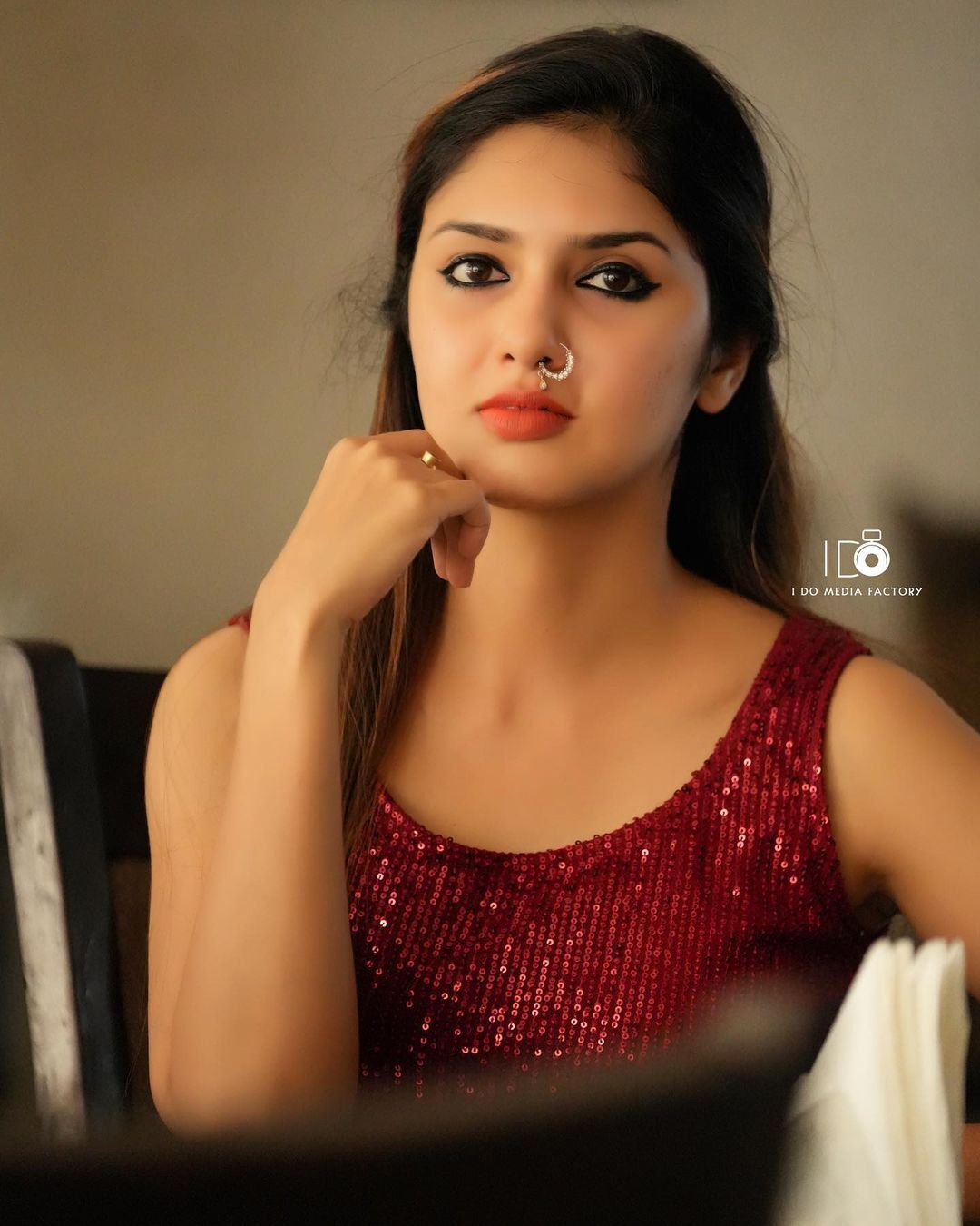 ക്യൂട്ട് ലുക്കില്‍ ഗായത്രി സുരേഷ്; ട്രോളന്മാര്‍ക്ക് കയ്യടിക്കാം ...