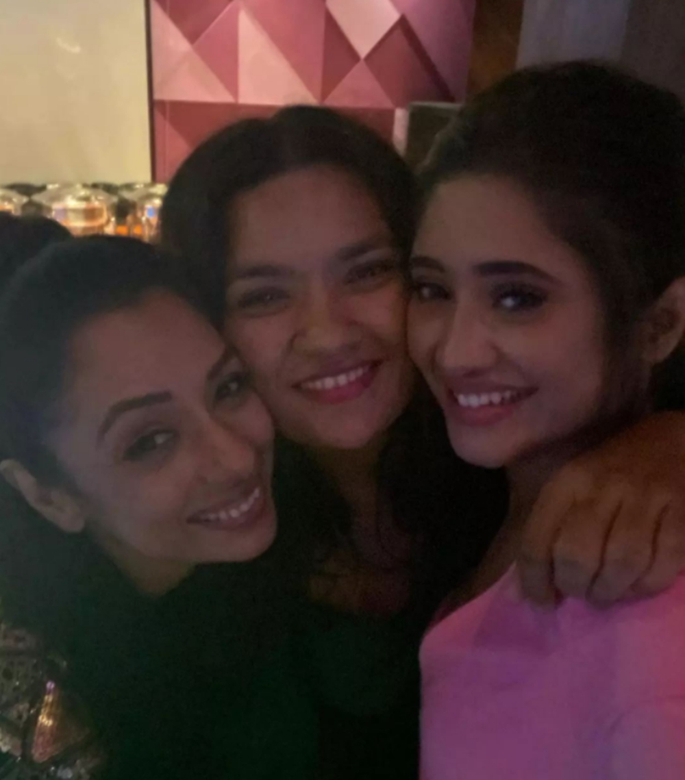 Rupali Ganguly Birthday Party Pics: Shivangi Joshi, Gaurav Khanna ...