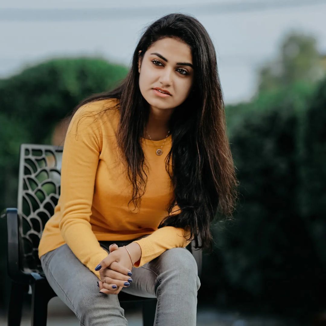 സിംപിൾ ലുക്കിൽ ബോൾഡായി ഹരിത ജി നായർ, കിടിലന്‍ ചിത്രങ്ങൾ വൈറൽ | Serial ...