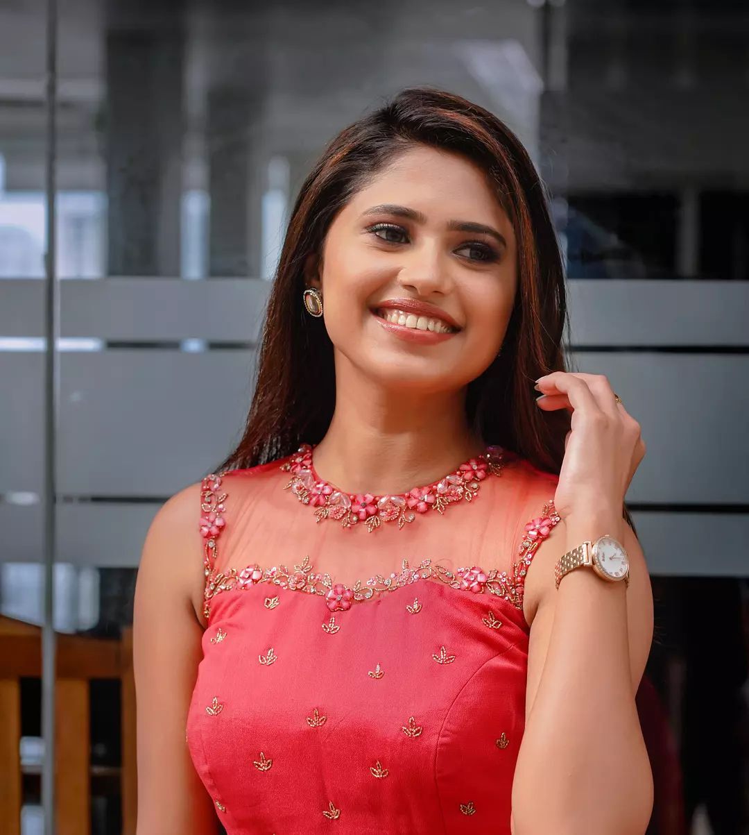 സിംപിൾ ക്യൂട്ട് ലുക്കിൽ അഞ്ജു കൃഷ്ണ അശോക്, പുത്തൻ ചിത്രങ്ങളിതാ | Sumesh ...