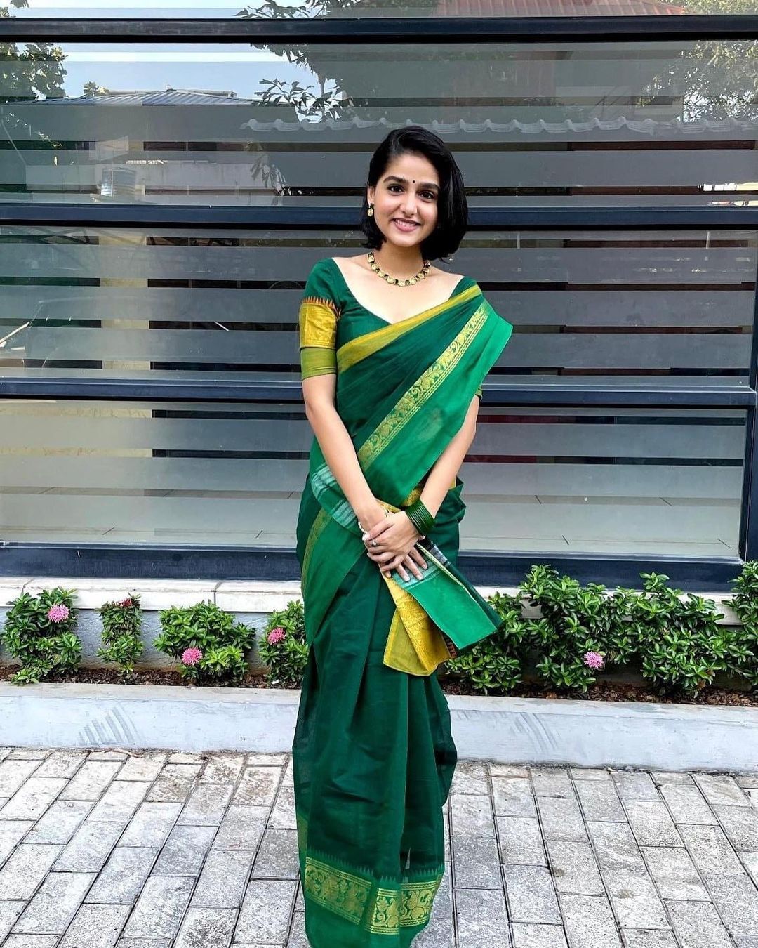 സിമ്പിൾ സ്റ്റൈലിൽ അനശ്വര രാജൻ, നടിയുടെ ക്യൂട്ട് ചിത്രങ്ങളിതാ | Young ...