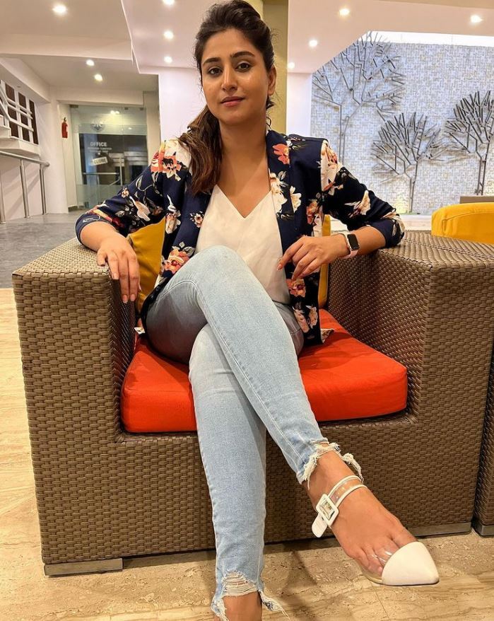 Anchor Varshini: యాంకర్ వర్షిణి పరువాల విందు.. బుల్లి గౌనులో యమ ఘాటుగా ...