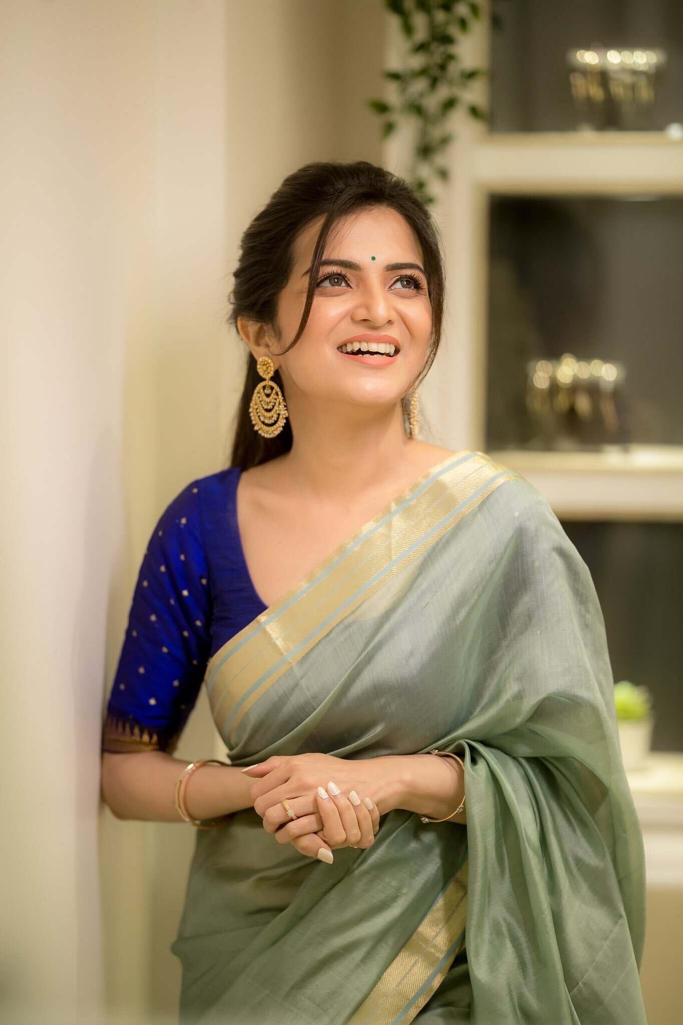 ஹீரோயினுக்கே டஃப் கொடுக்கும் ‘டிடி’... ஐஸ்கிரீம்ல செஞ்ச உடம்பா இது ...
