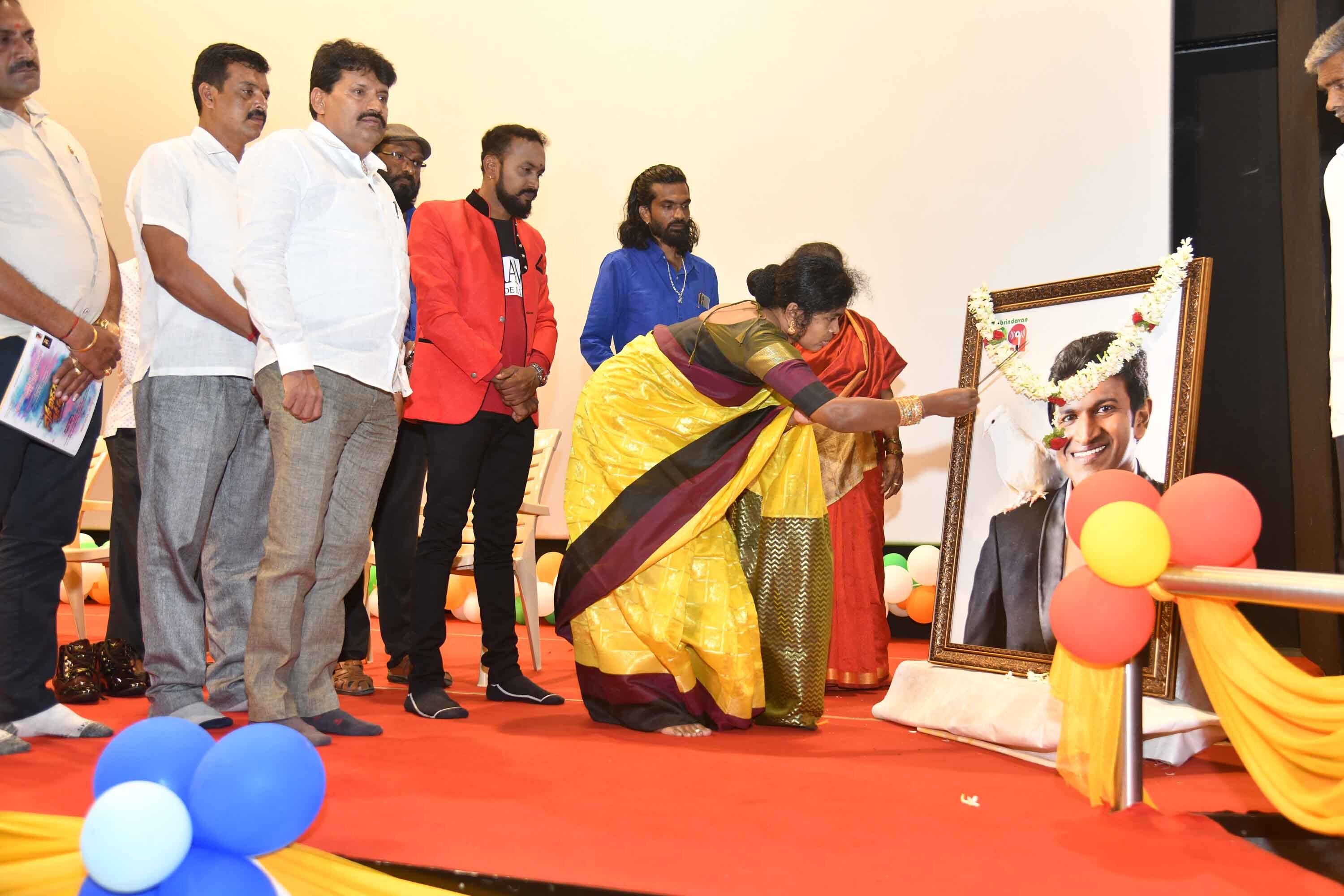 Naan Kadhar Nan Hudugi Super Film Audio Release Press Meet - Filmibeat