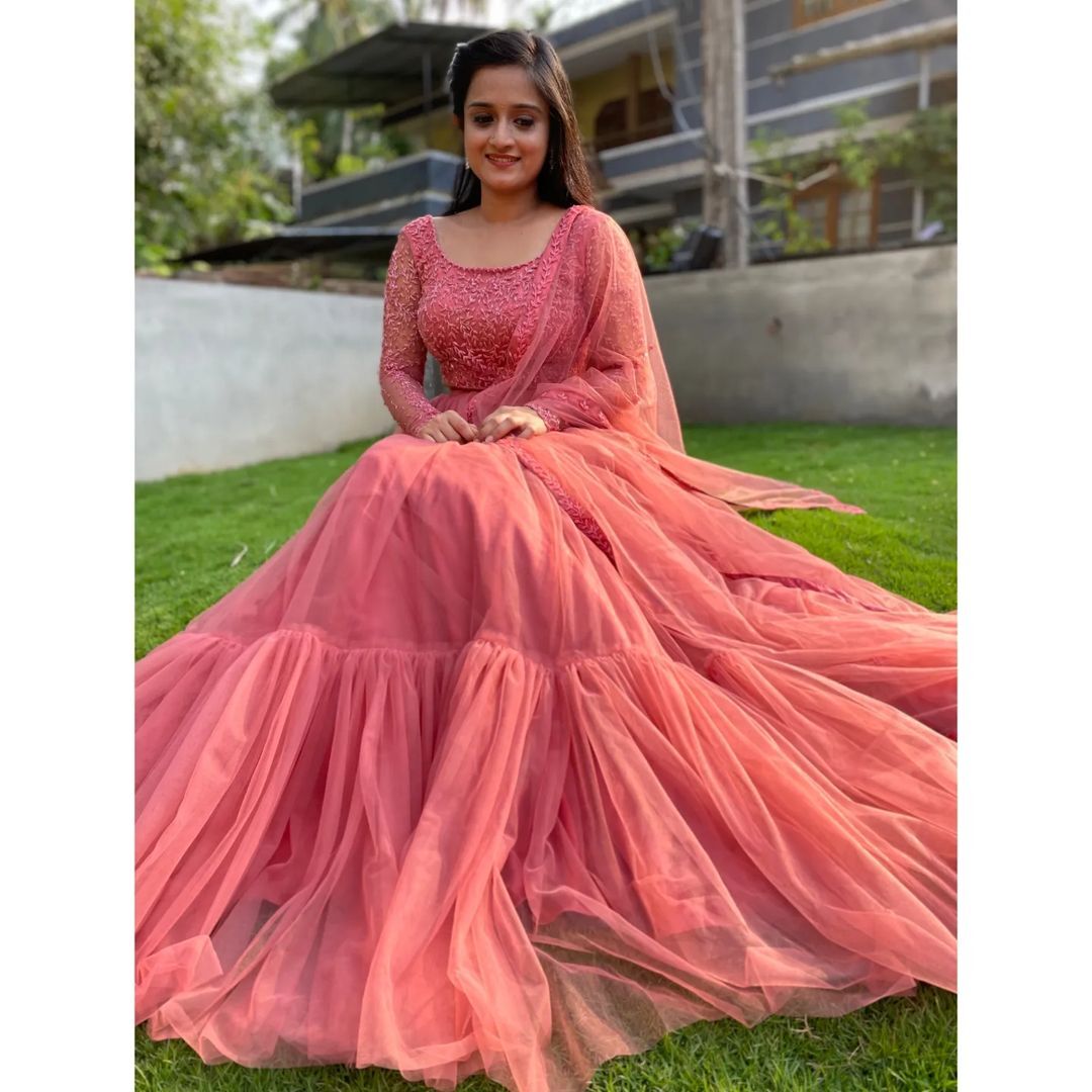 സ്റ്റൈലന്‍ ലുക്കില്‍ സാന്ത്വനത്തിലെ അഞ്ജലി, ചിത്രങ്ങൾ നോക്കൂ | Serial ...