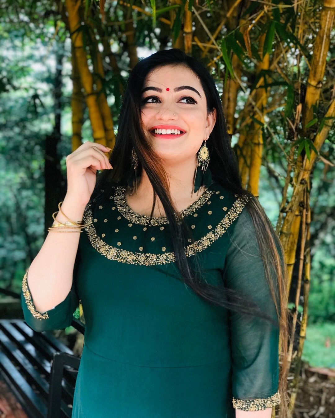 കറുപ്പില്‍ സുന്ദരിയായി മാന്‍വി, ചിത്രങ്ങൾ വൈറല്‍ | Serial Actress Manve ...