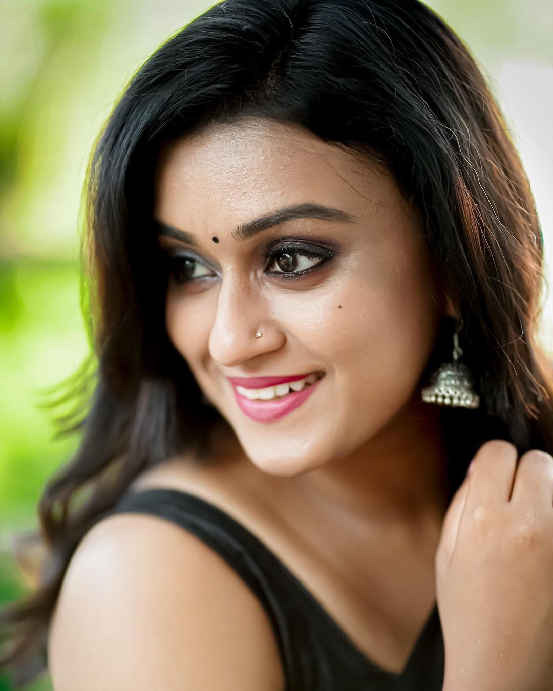 സിംപിൾ സ്റ്റൈലിൽ ഗ്ലാമറസായി വരദ, നടിയുടെ ലേറ്റസ്റ്റ് ചിത്രങ്ങൾ | Serial ...