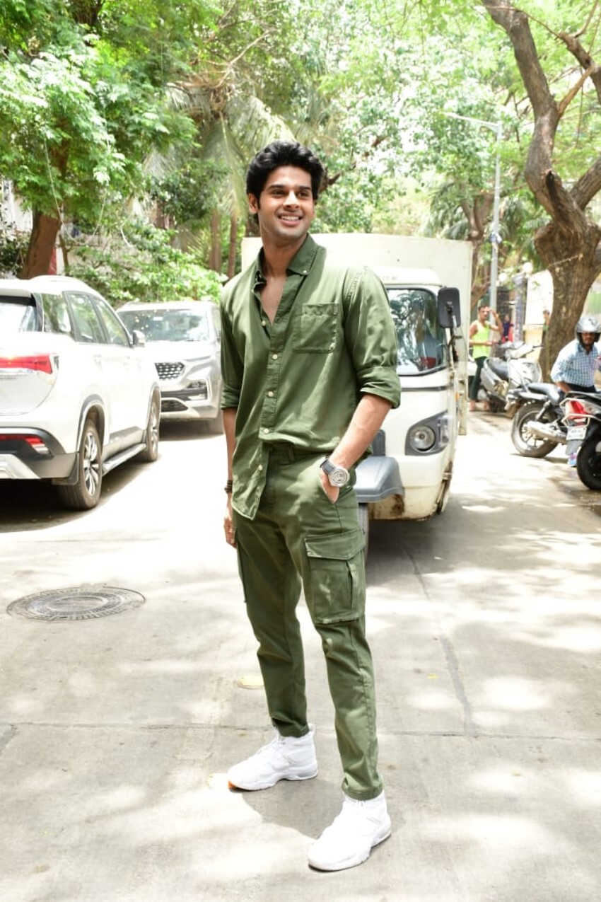 Shilpa Shetty, Abhimanyu Dassani and Shirley Setia snapped promoting ...